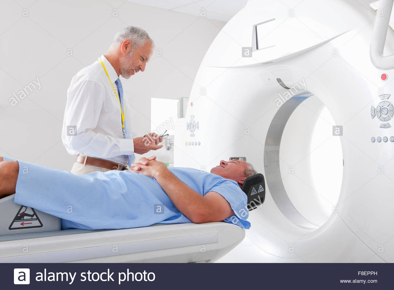 Hospital Gown Stock Photos & Hospital Gown Stock Images - Alamy