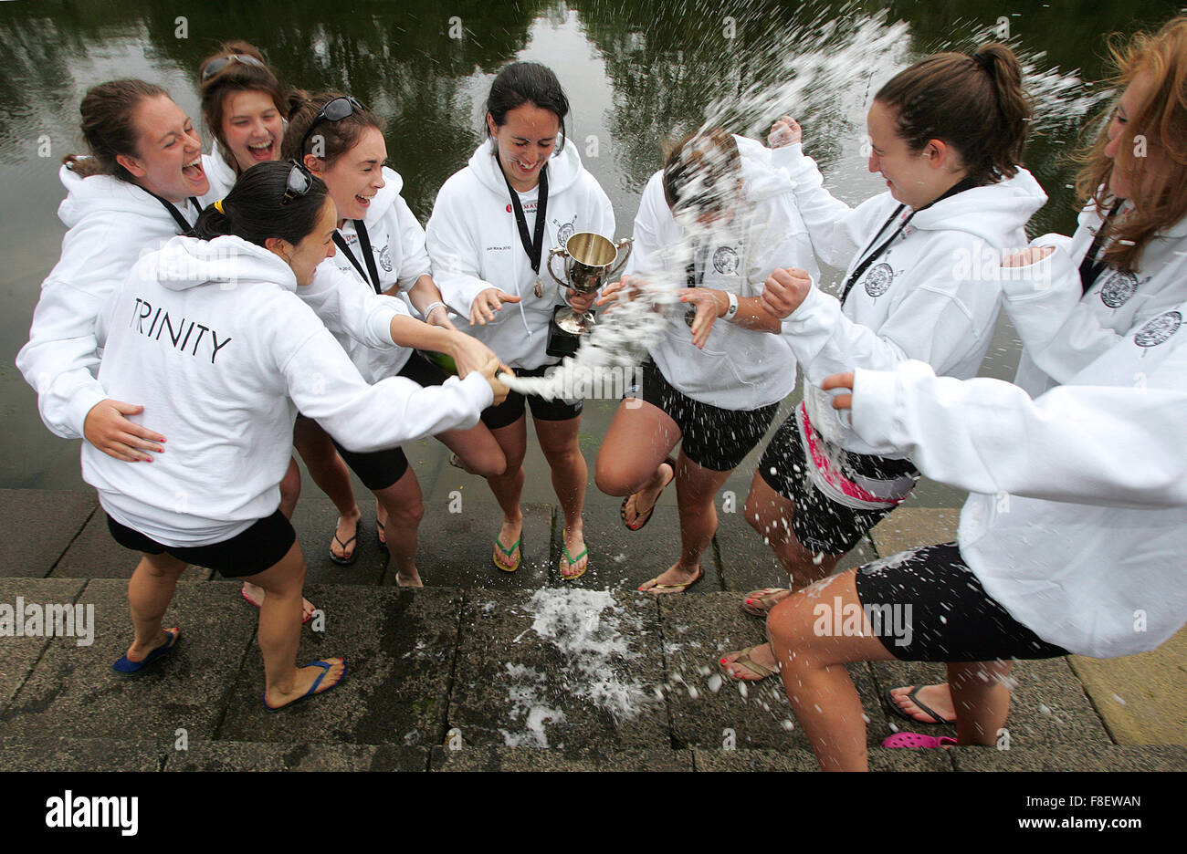 Queens University Belfast Senior Mens and womens Rowing teams ...