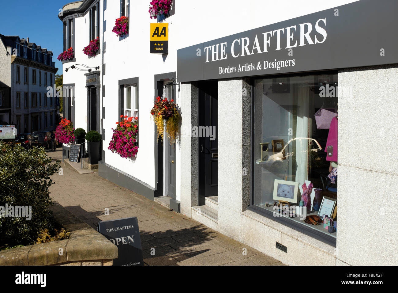 High street flower shop display hi-res stock photography and images - Alamy