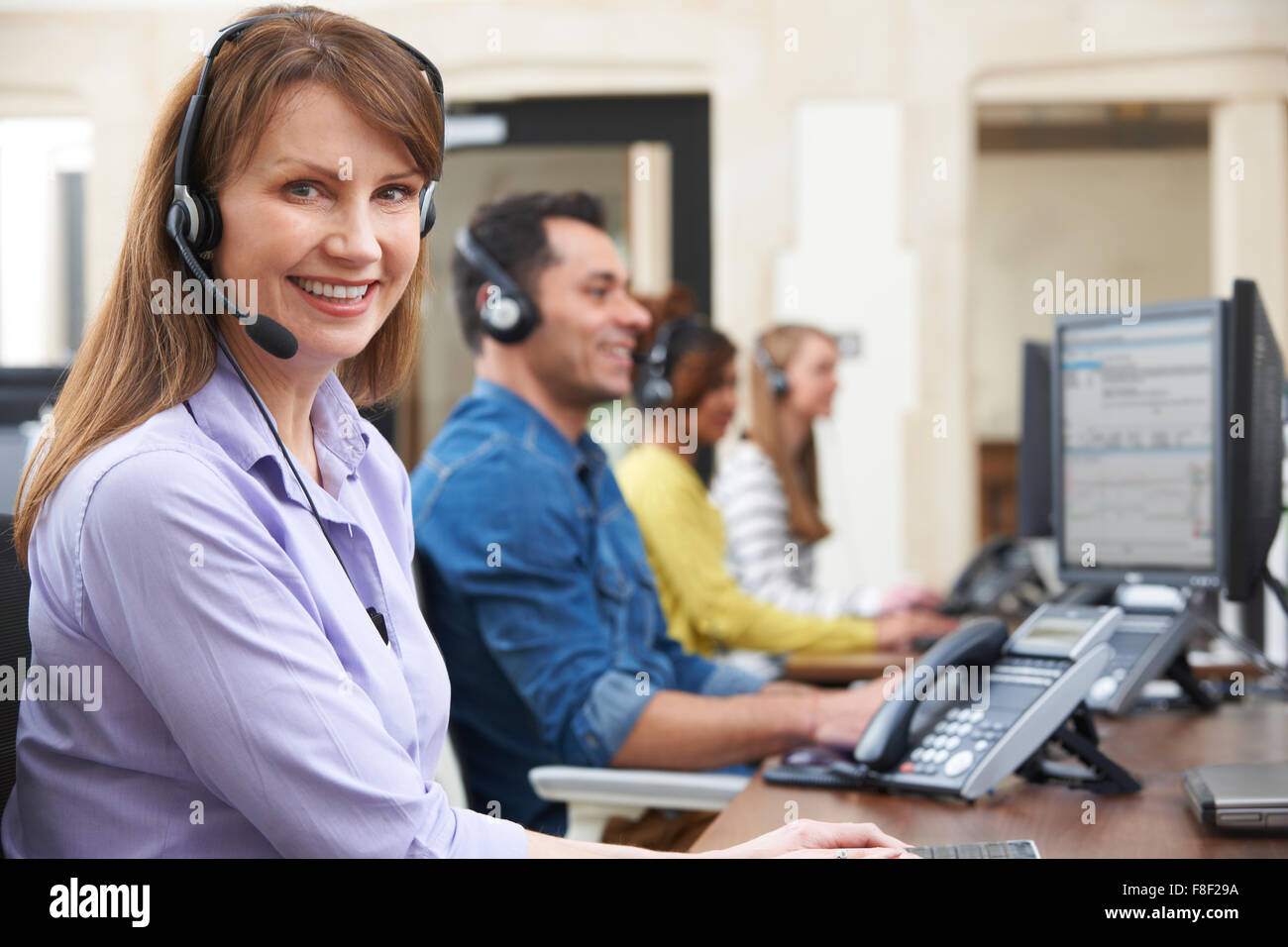 Customer service agent call center hi-res stock photography and images - Alamy