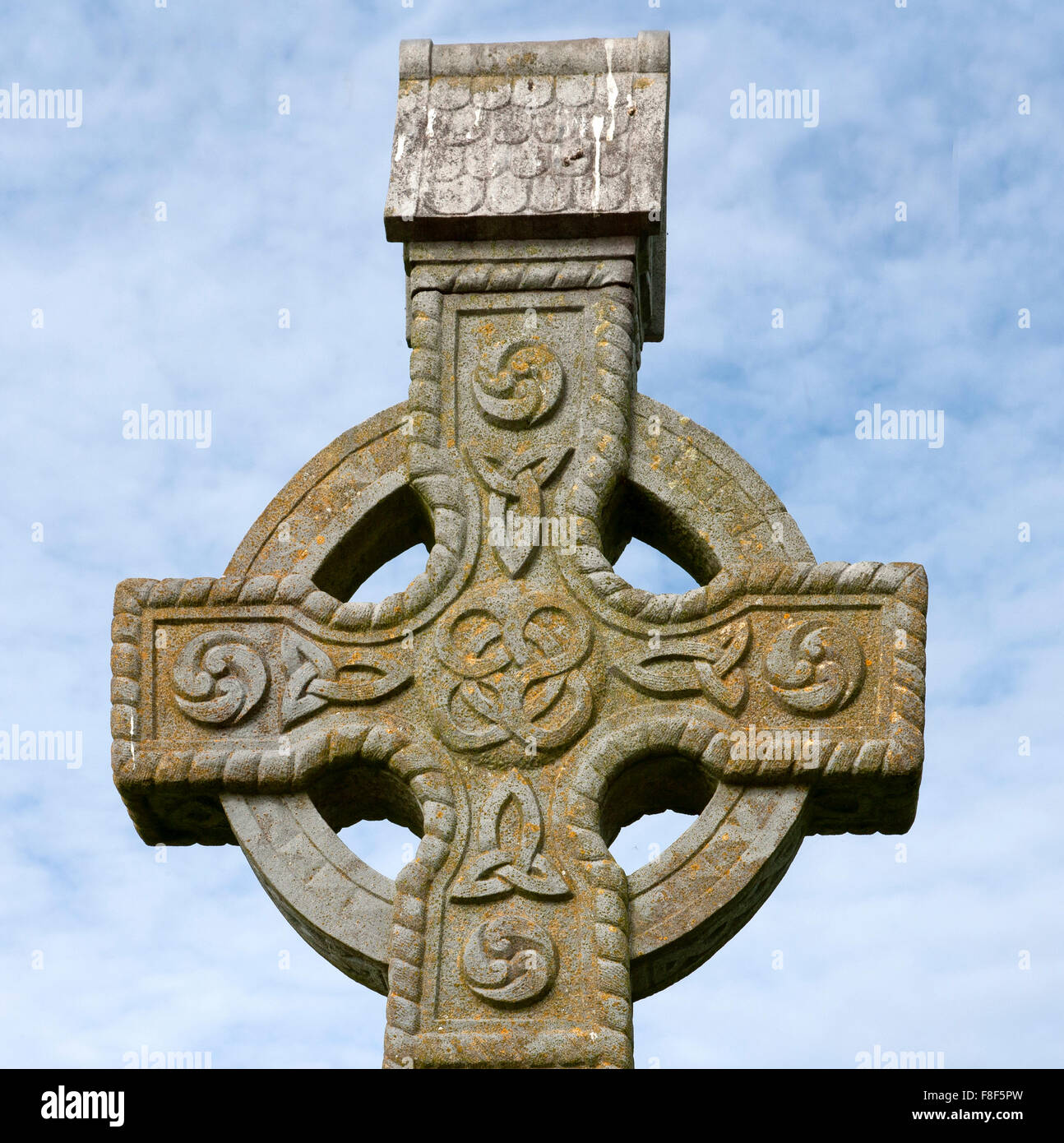 Stone Celtic Cross, Rock of Cashel, Ireland Stock Photo - Alamy