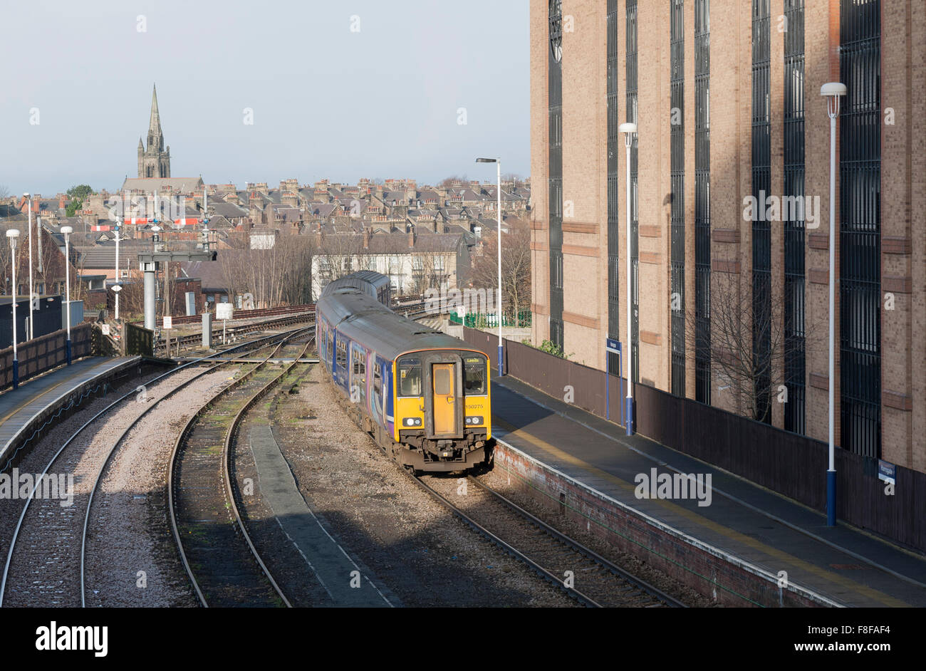Harrogate railway station hi-res stock photography and images - Alamy