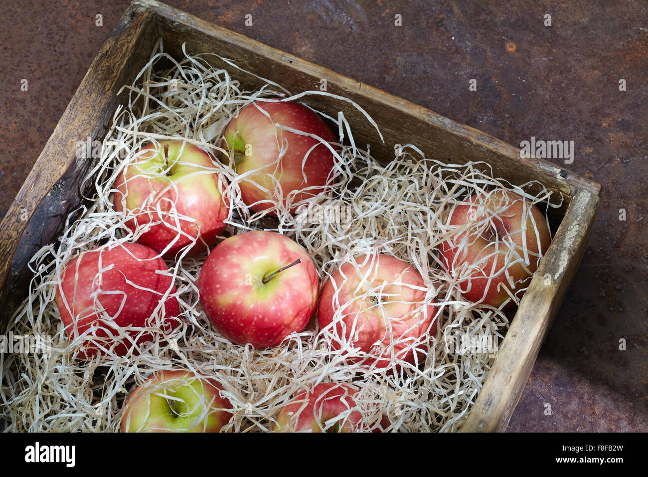 Box of Apples Stock Photo - Alamy