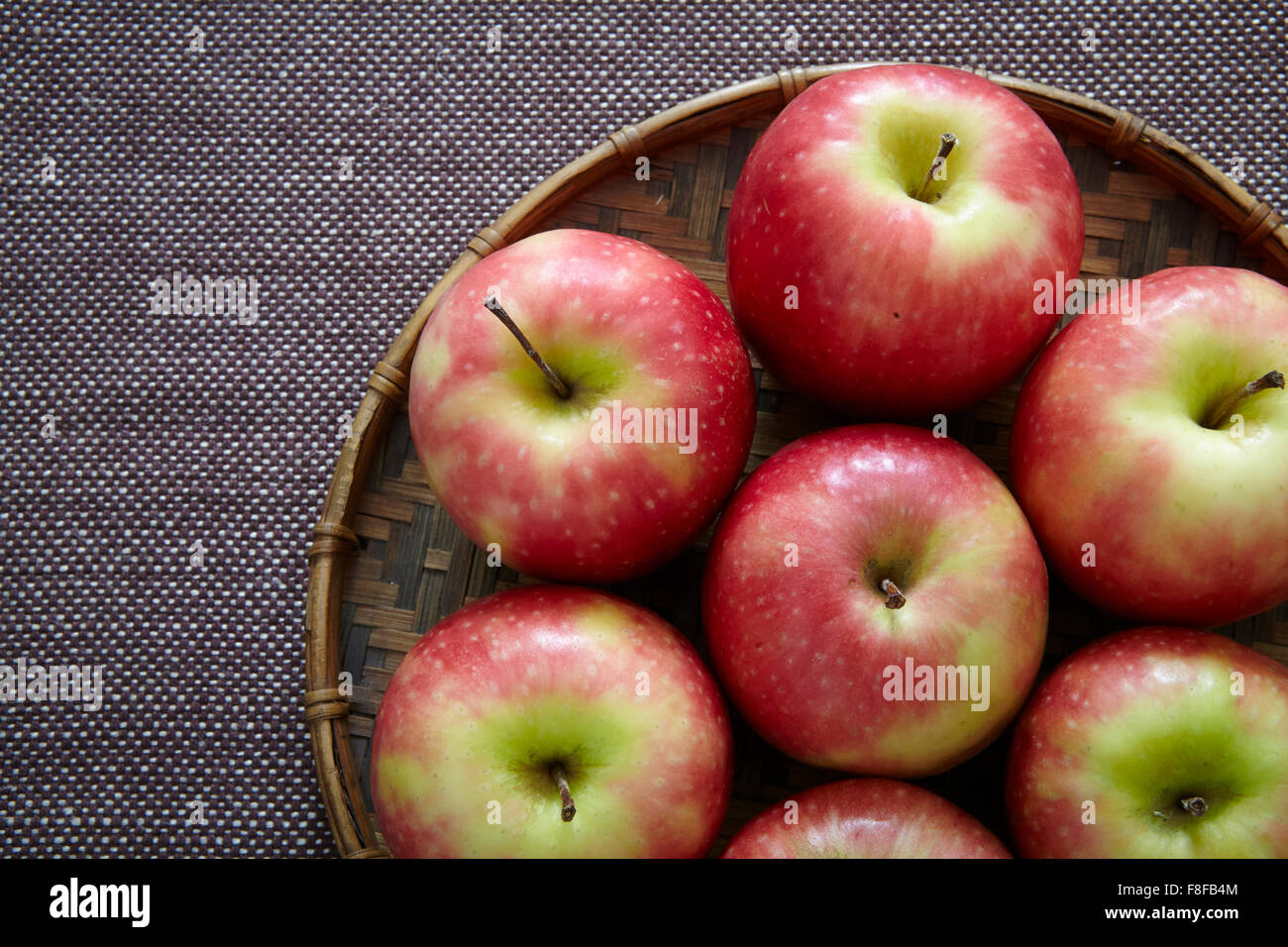 Arrangement of apples on a table Stock Photo - Alamy