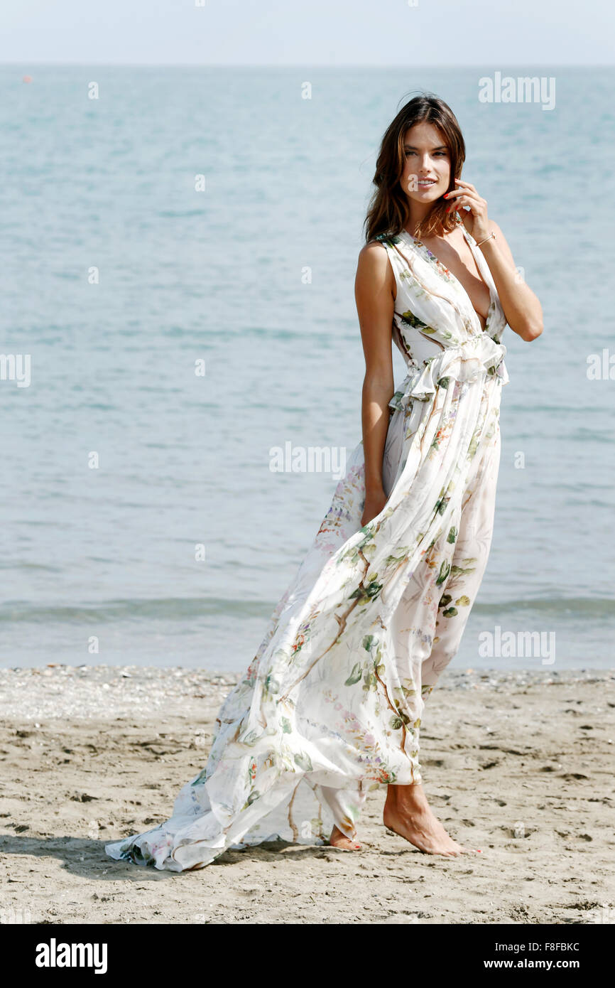 Celebrities water hi-res stock photography and images - Alamy