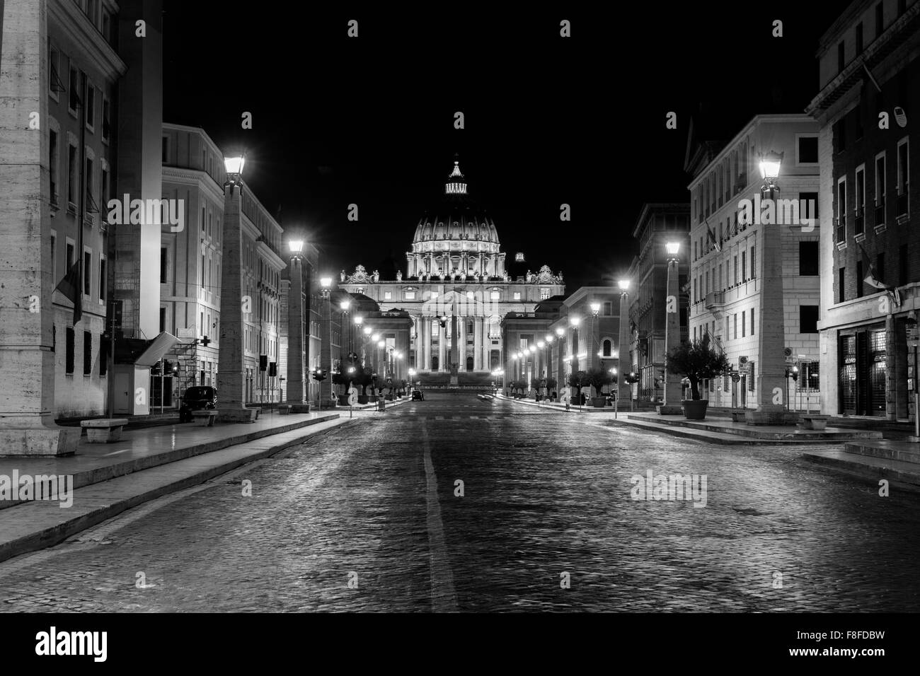 Night vatican rome italy Black and White Stock Photos & Images - Alamy