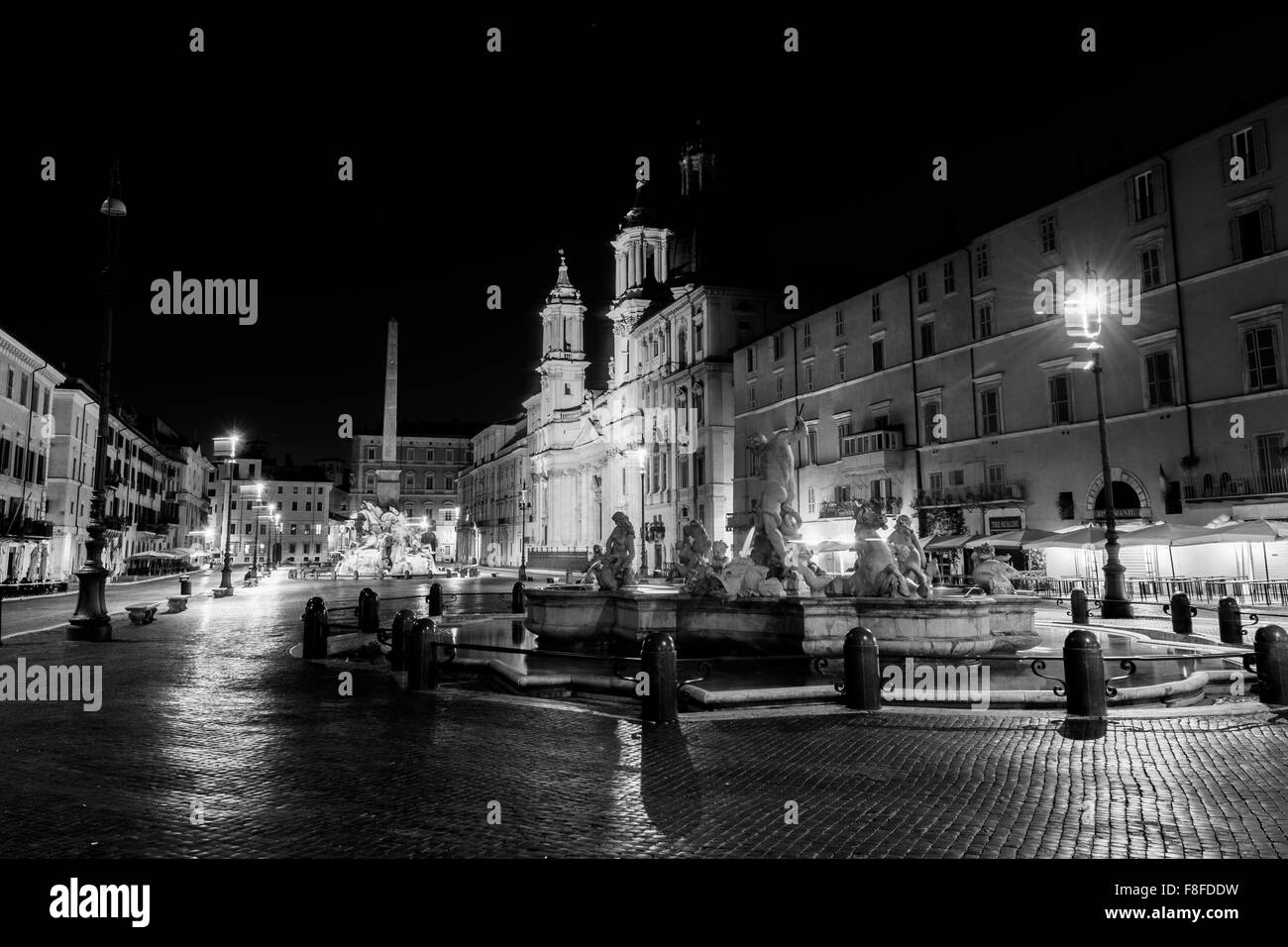 Night view, Piazza Navona, Rome. Italy Stock Photo - Alamy