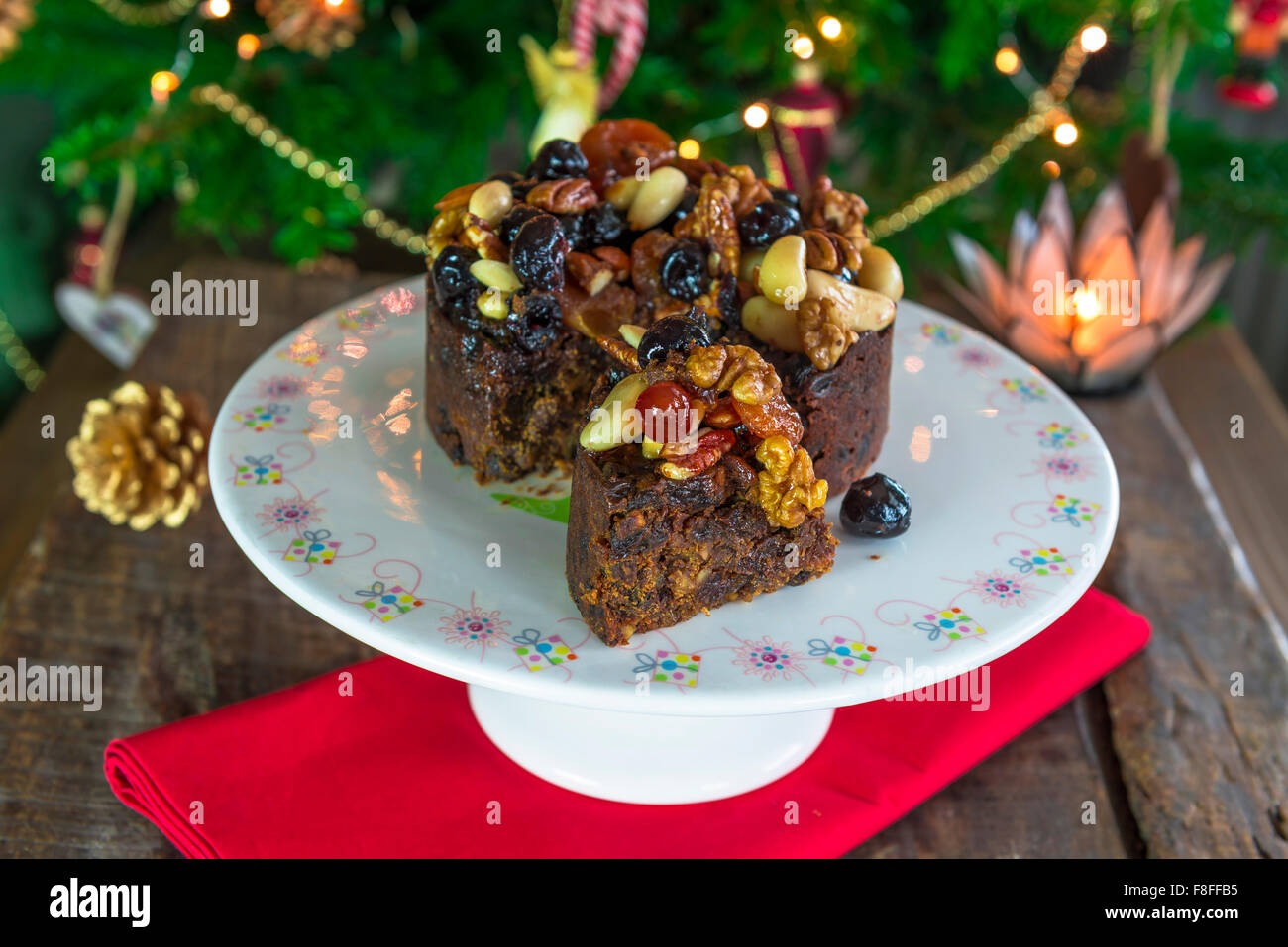 Traditional Christmas fruit and nut cake Stock Photo - Alamy