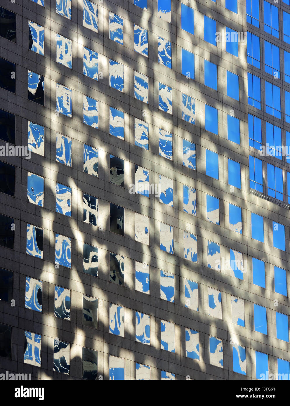 Reflection windows building hi-res stock photography and images - Alamy