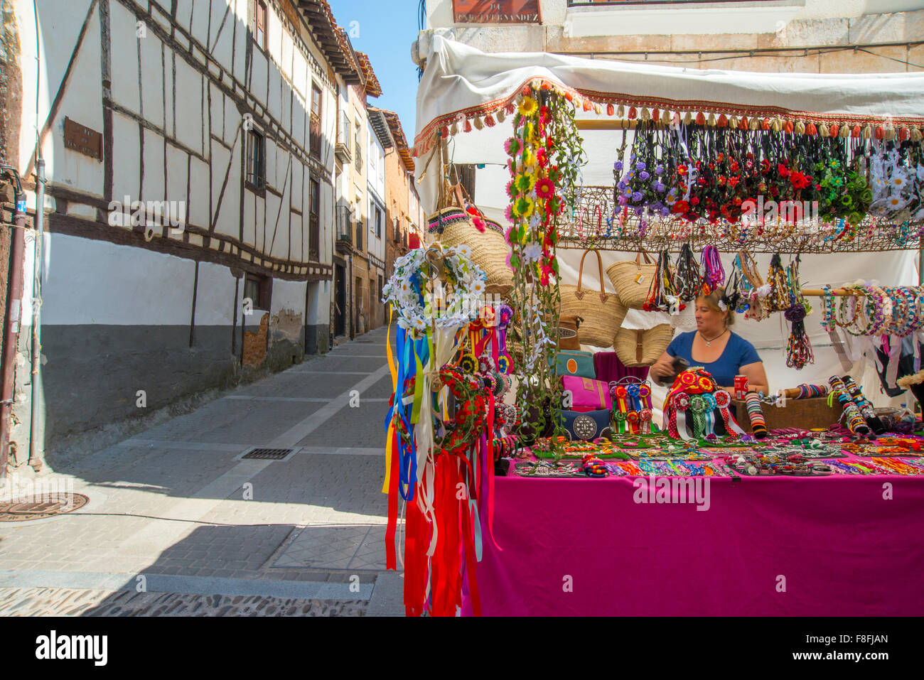 Medieval market stall hi-res stock photography and images - Alamy