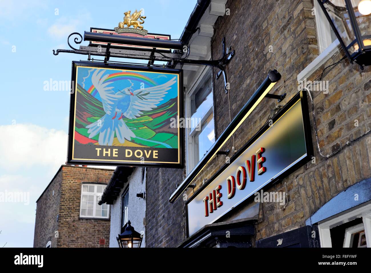 The dove pub hammersmith hi-res stock photography and images - Alamy