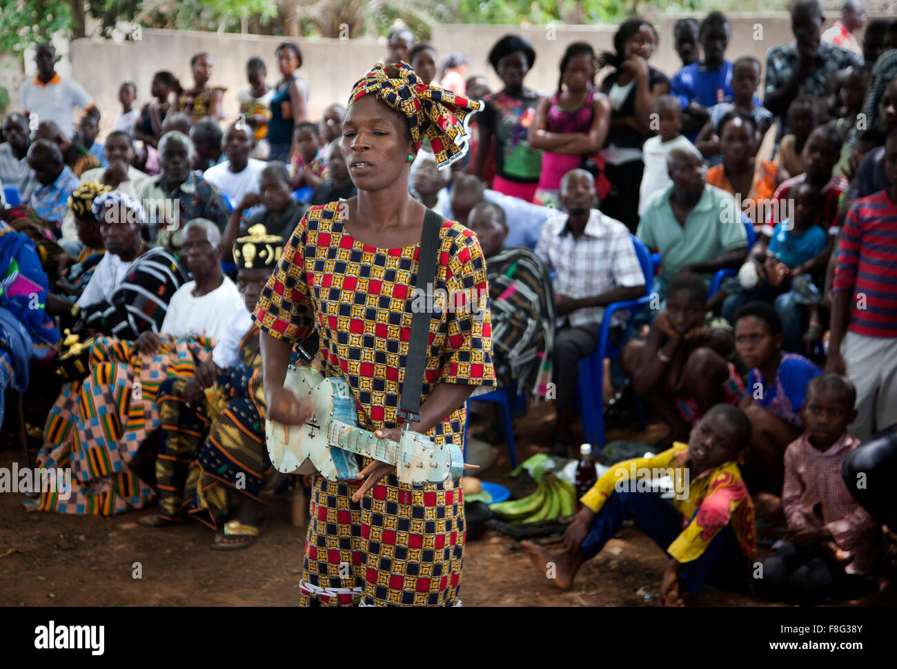Ivory coast people street hi-res stock photography and images - Alamy