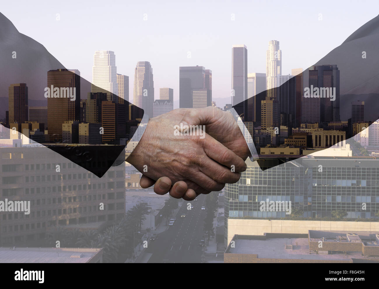 Two gentlemen shaking hands hi-res stock photography and images - Alamy