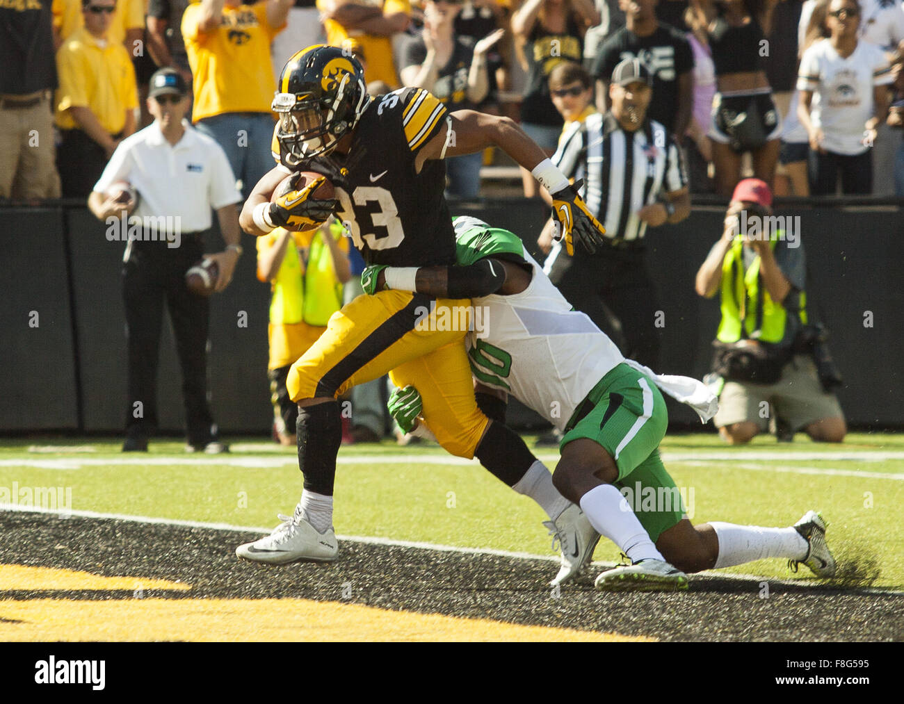 Iowa City, Iowa, USA. 26th Sep, 2015. Iowa Hawkeyes running back Jordan ...