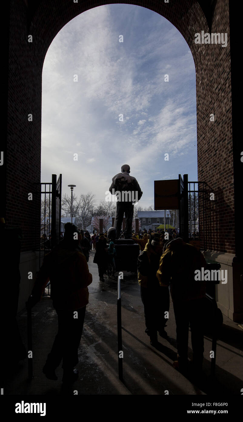 Fans enter stadium prior hi-res stock photography and images - Alamy