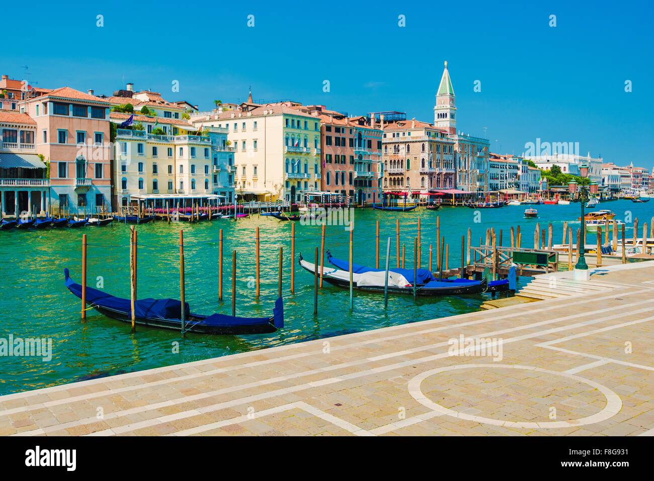 Gothic architecture in italy hi-res stock photography and images - Alamy