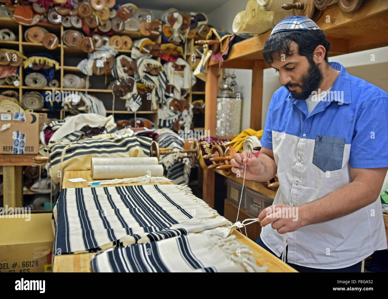 Tzitzit hi-res stock photography and images - Alamy