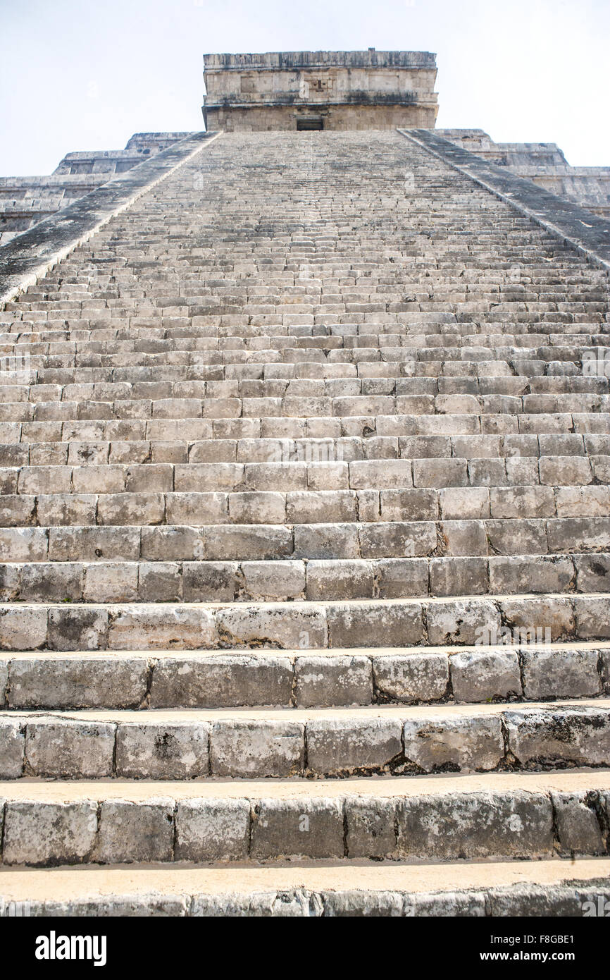 El Castillo temple, Chichen Itza, Mexico Stock Photo - Alamy