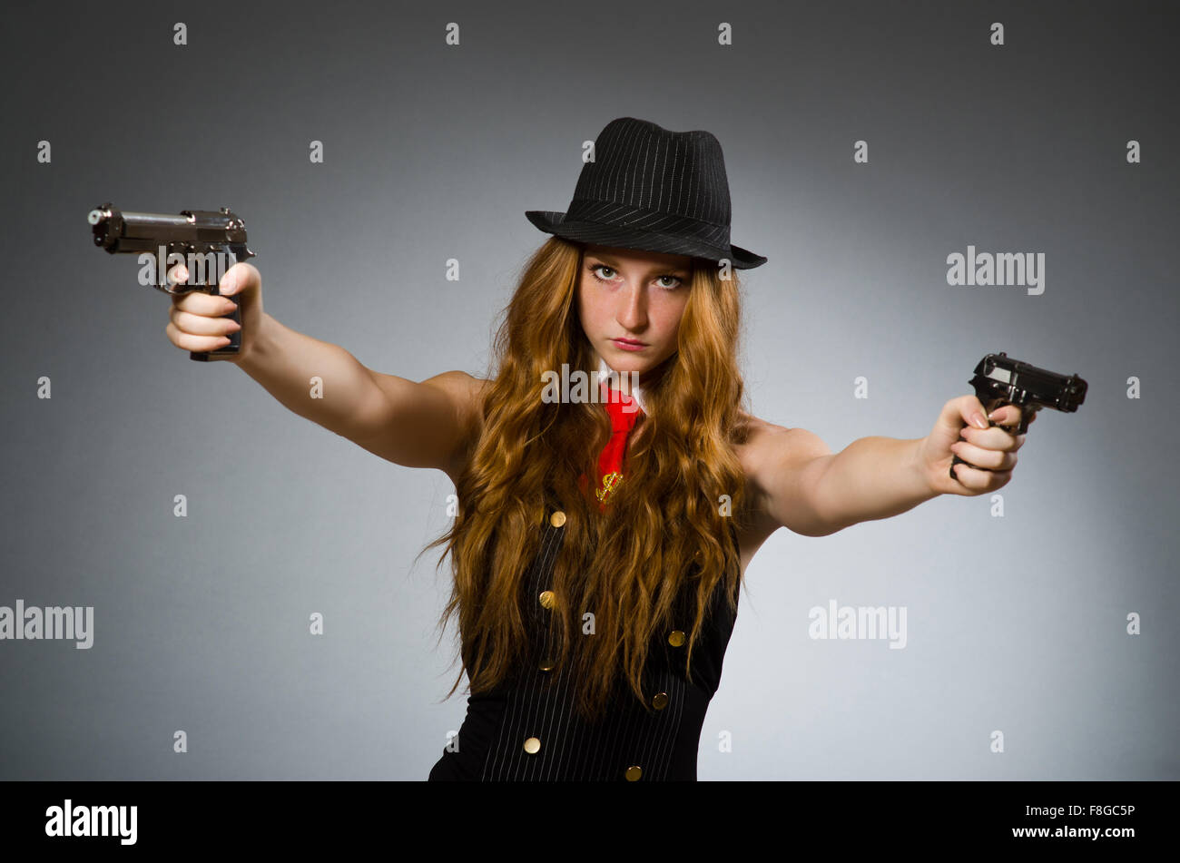 Pistol revolver in hand gangster hi-res stock photography and images ...