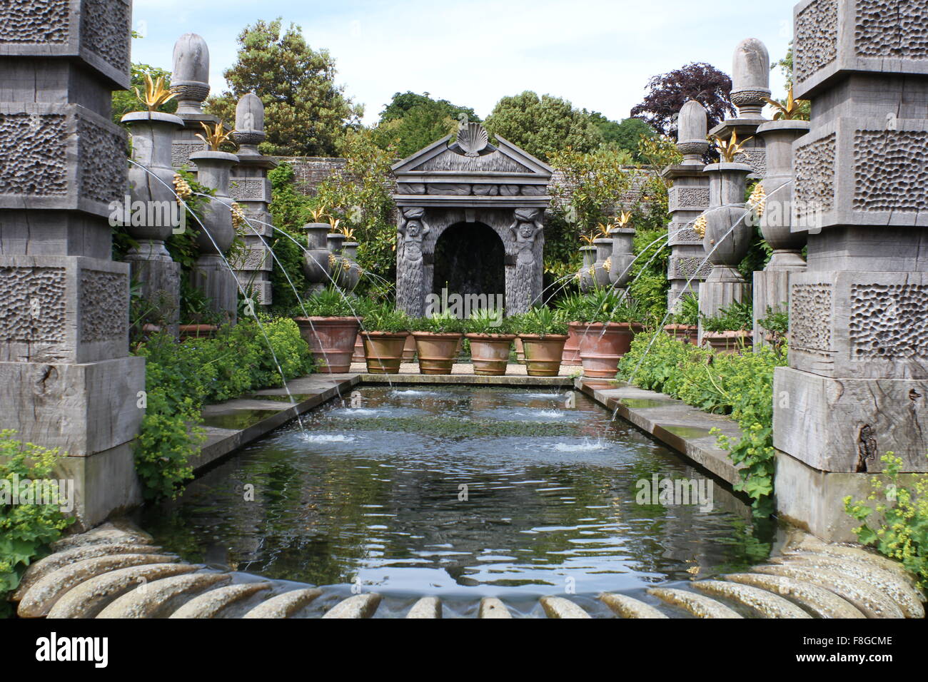 Lions fountains hi-res stock photography and images - Alamy