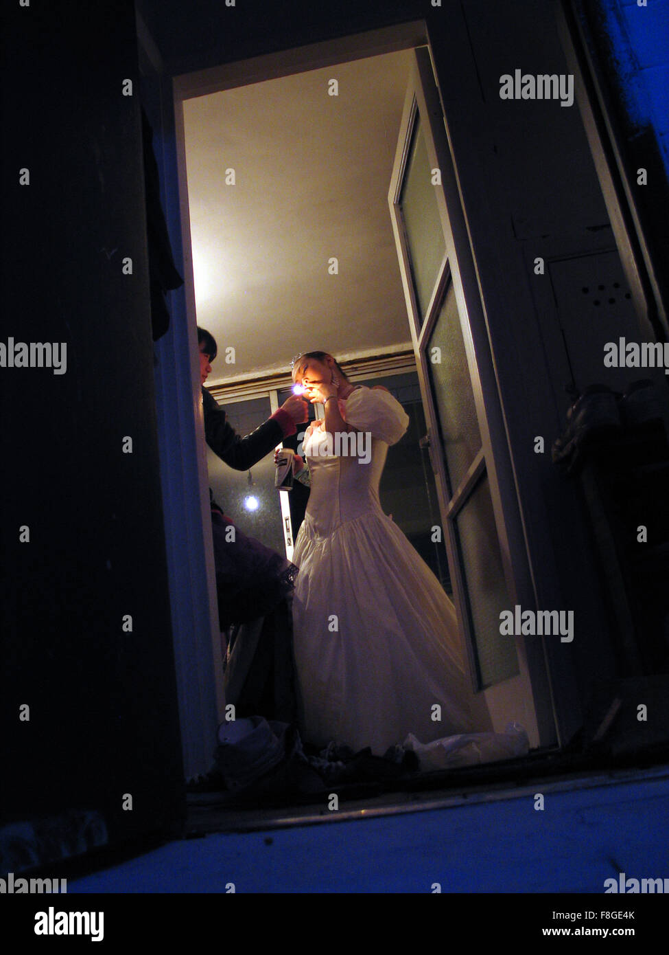 Bride smoking cigarette wedding hi-res stock photography and images - Alamy