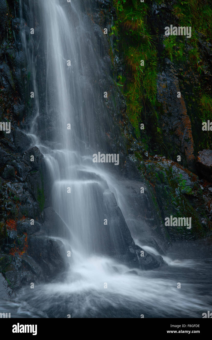 Rocky cliff waterfall hi-res stock photography and images - Alamy