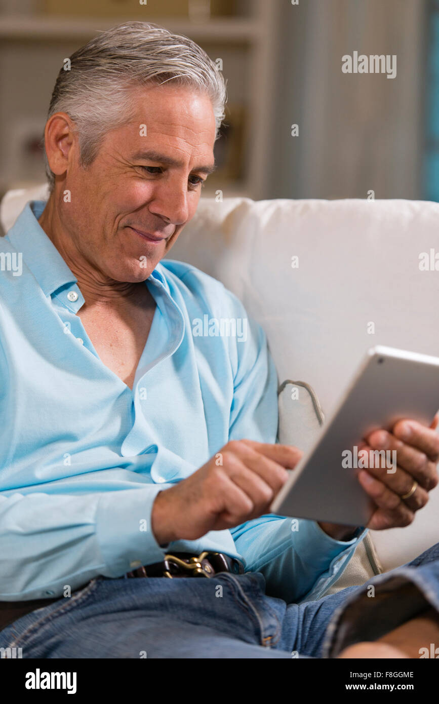 Digital table hi-res stock photography and images - Alamy