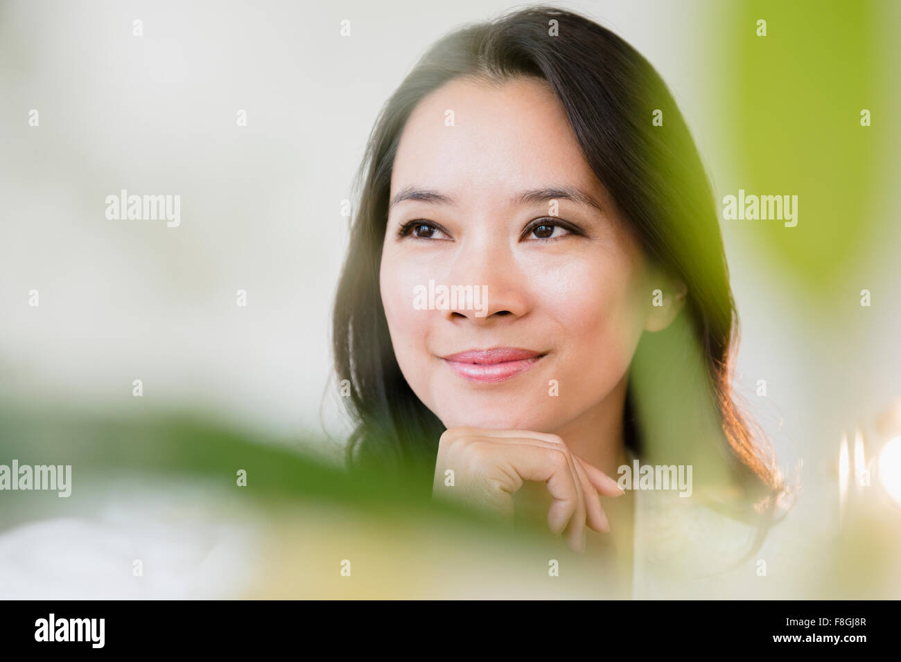 Smiling chinese lady hi-res stock photography and images - Alamy