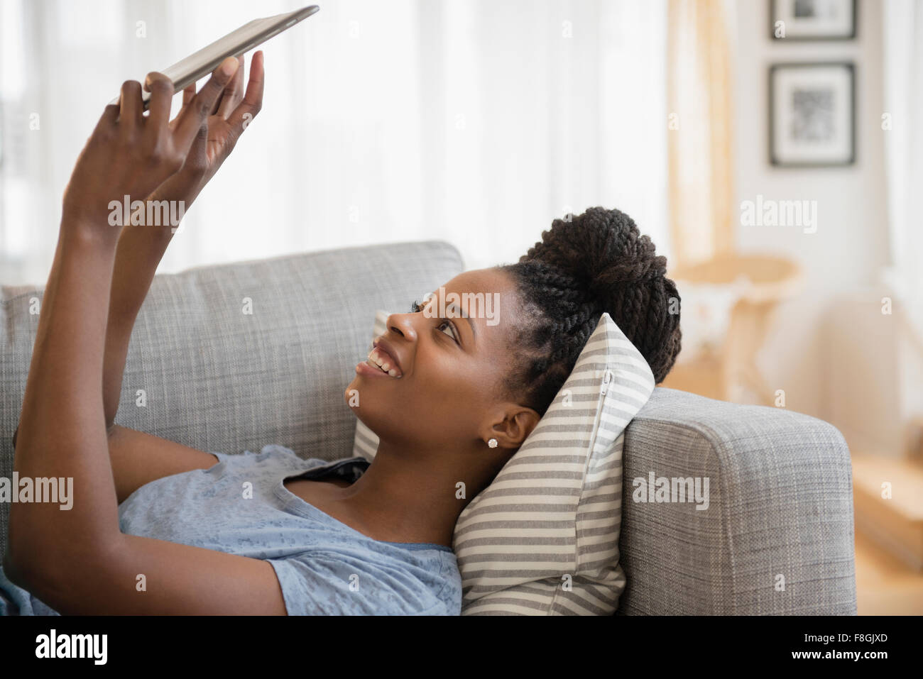 Modern city woman using hi-res stock photography and images - Alamy