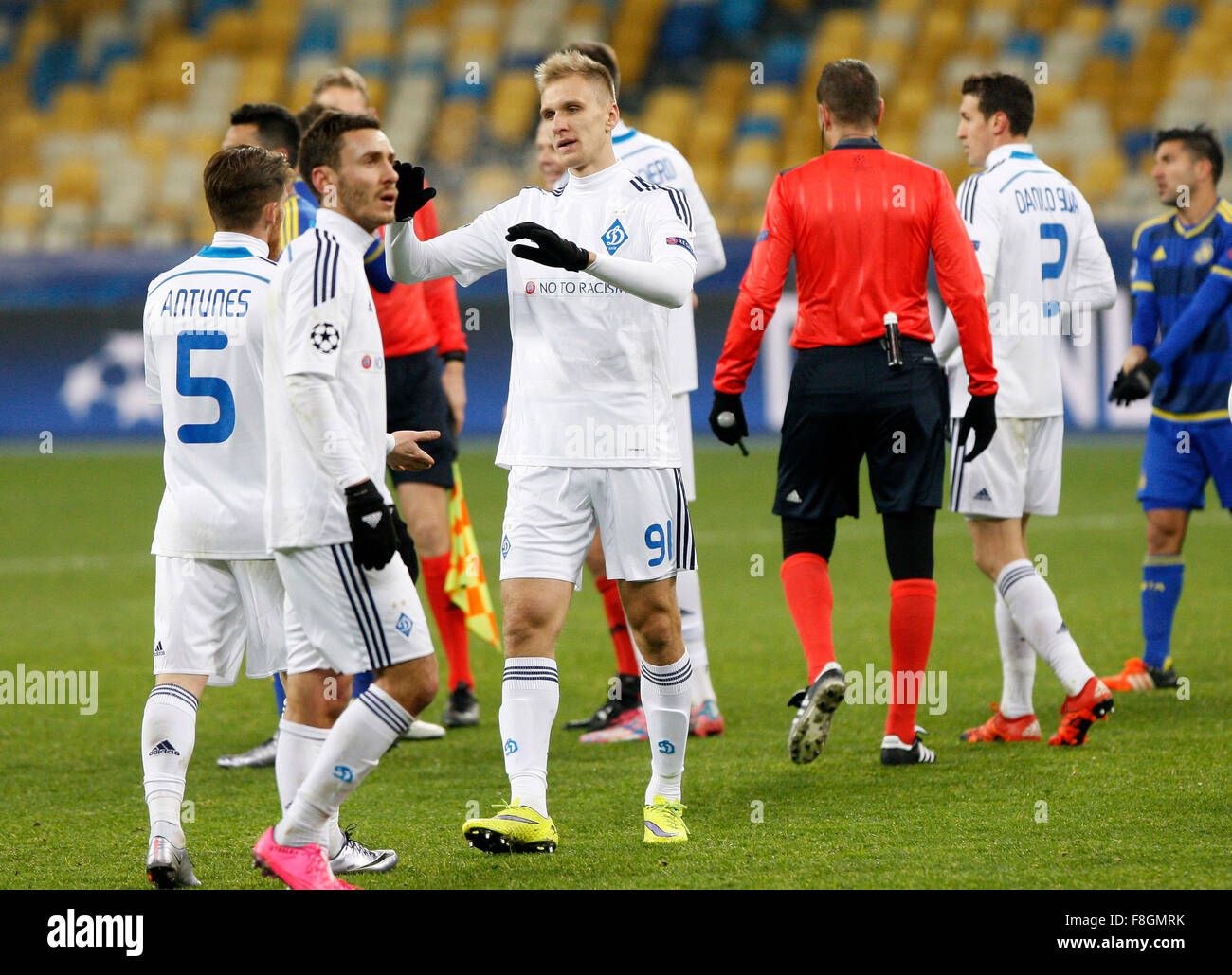 Kiev, Ukraine. 09th Dec, 2015. Dynamo players celebrate a victory ...