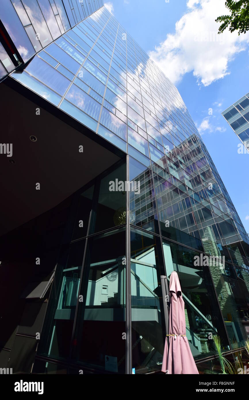 Modern building in munich hi-res stock photography and images - Alamy