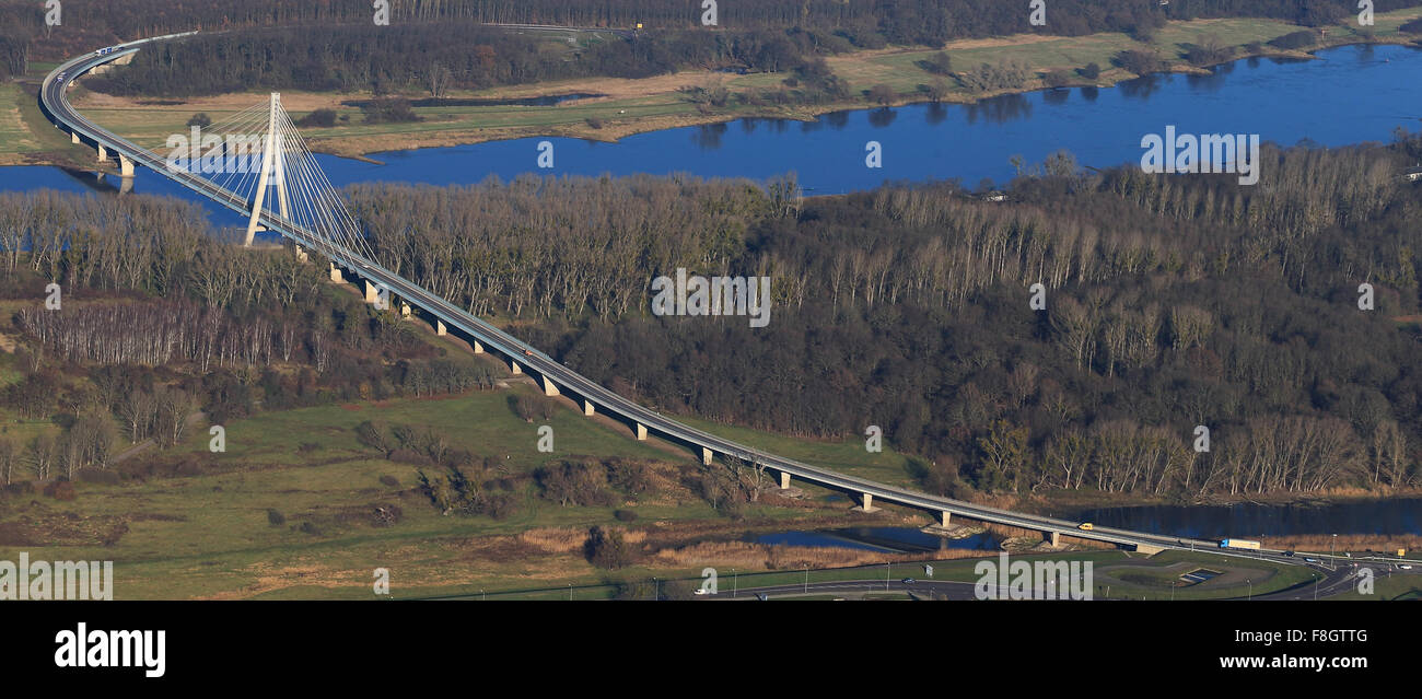 Elbe crossing 1 hi-res stock photography and images - Alamy