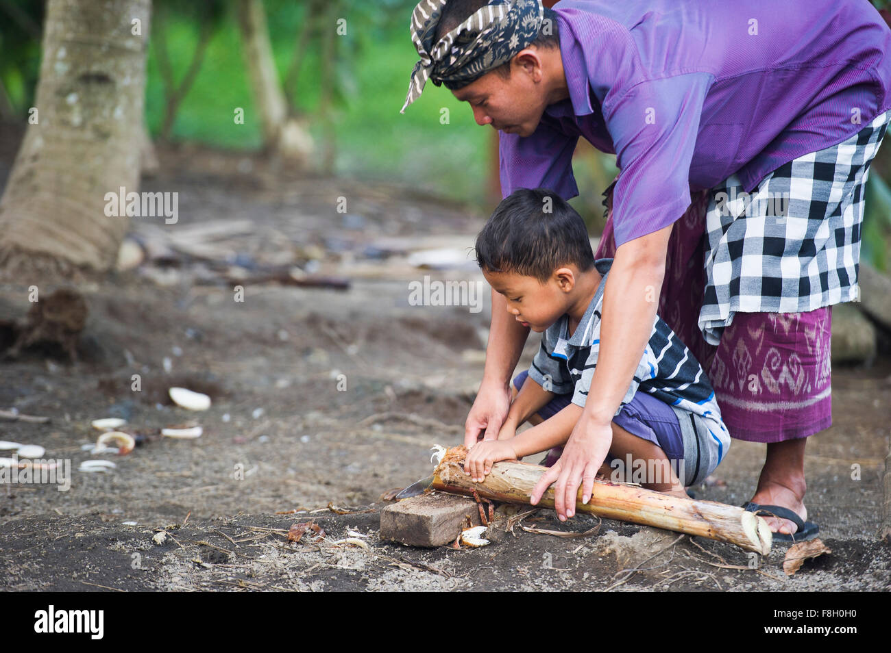 Father instructing son hi-res stock photography and images - Alamy
