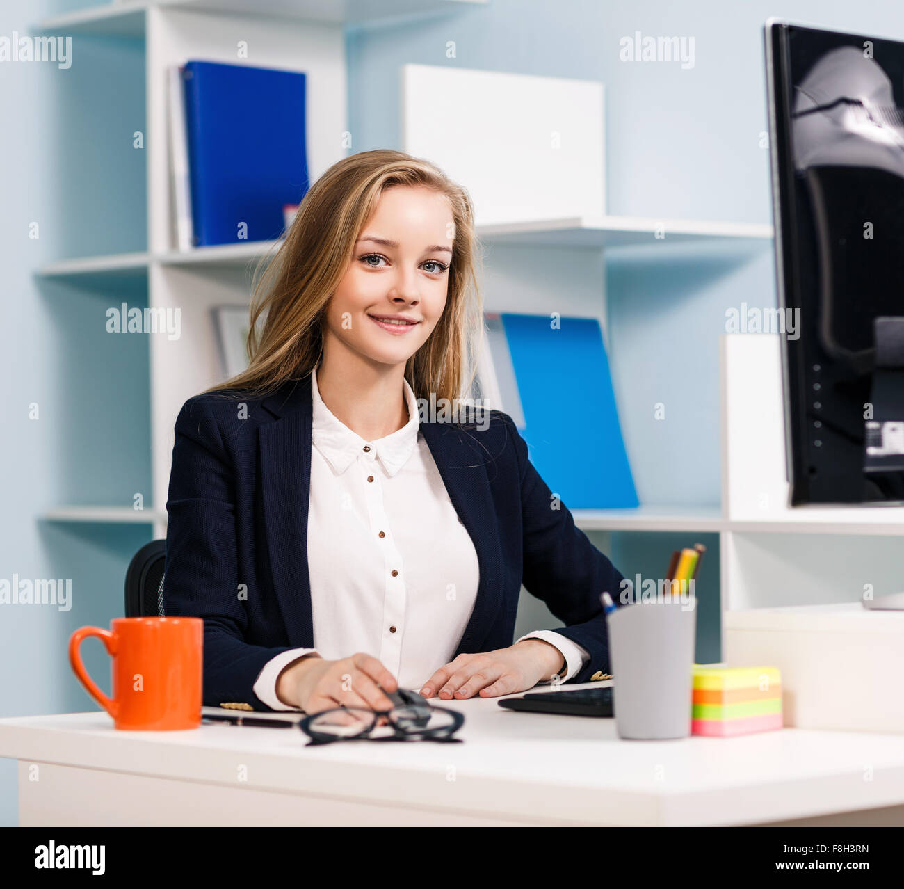 Woman and computer and happy hi-res stock photography and images - Alamy
