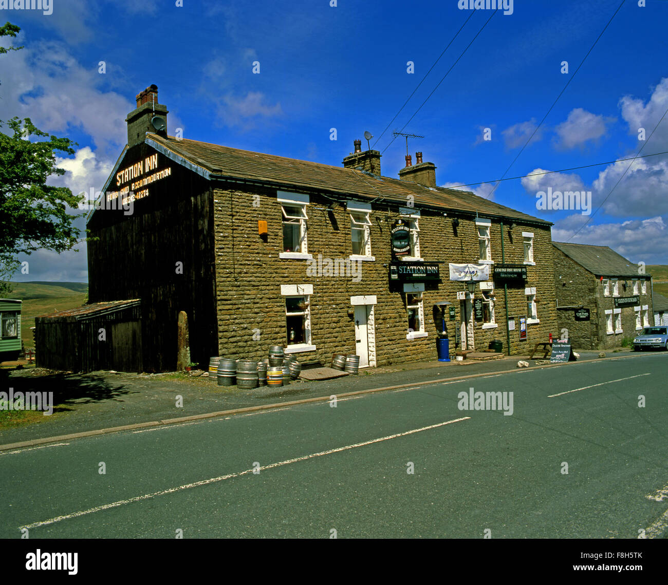 Station inn ribblehead hi-res stock photography and images - Alamy