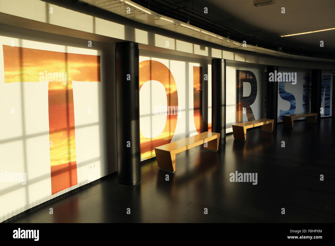 Corridor seat bench benches hi-res stock photography and images - Alamy