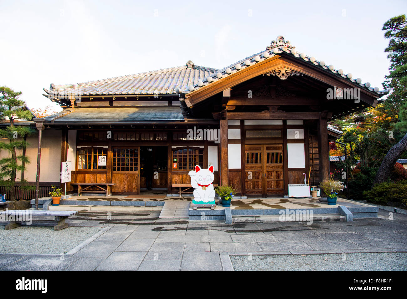 Gotokuji temple tokyo hi-res stock photography and images - Alamy