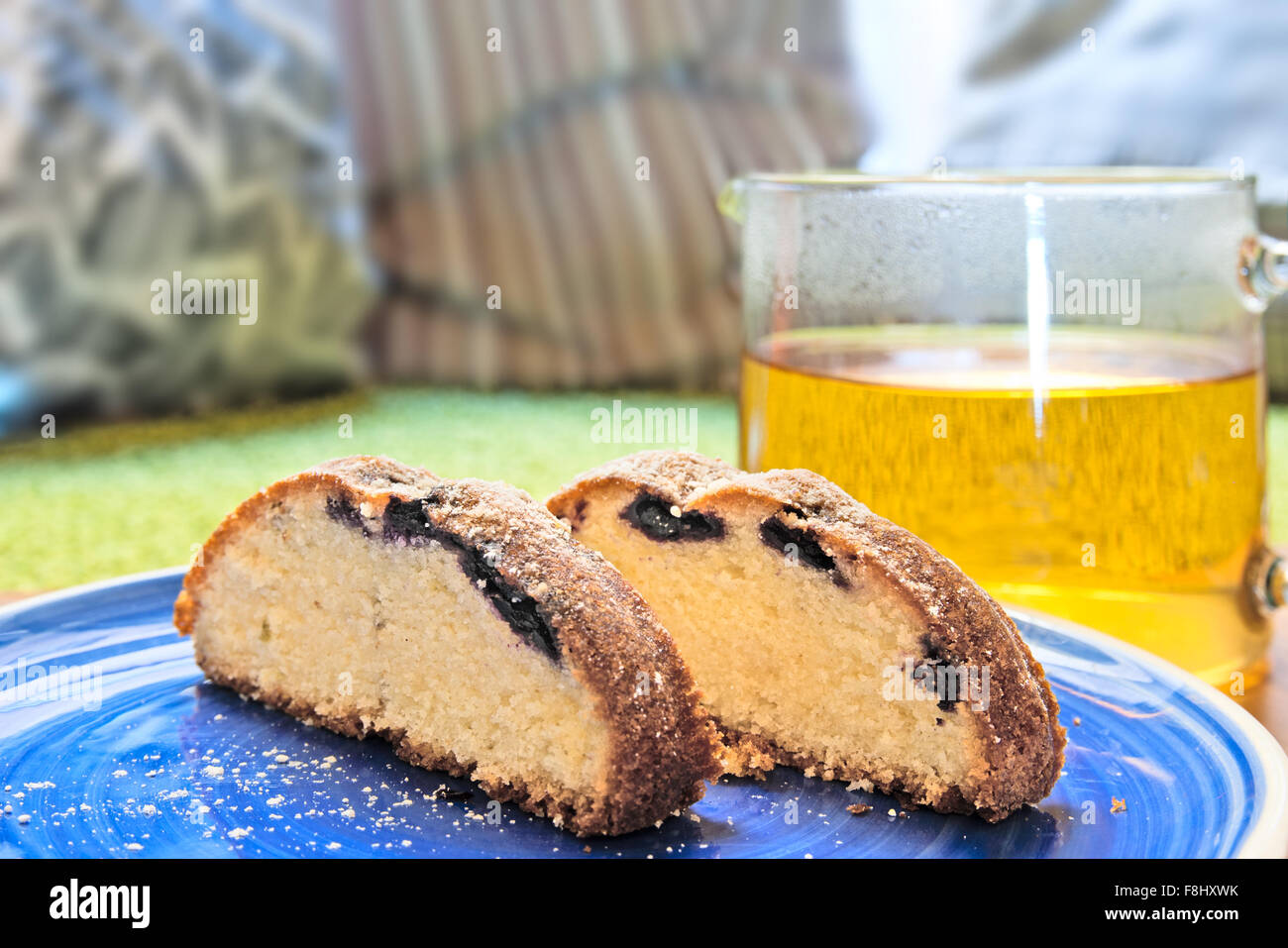 Two cake slices hi-res stock photography and images - Alamy