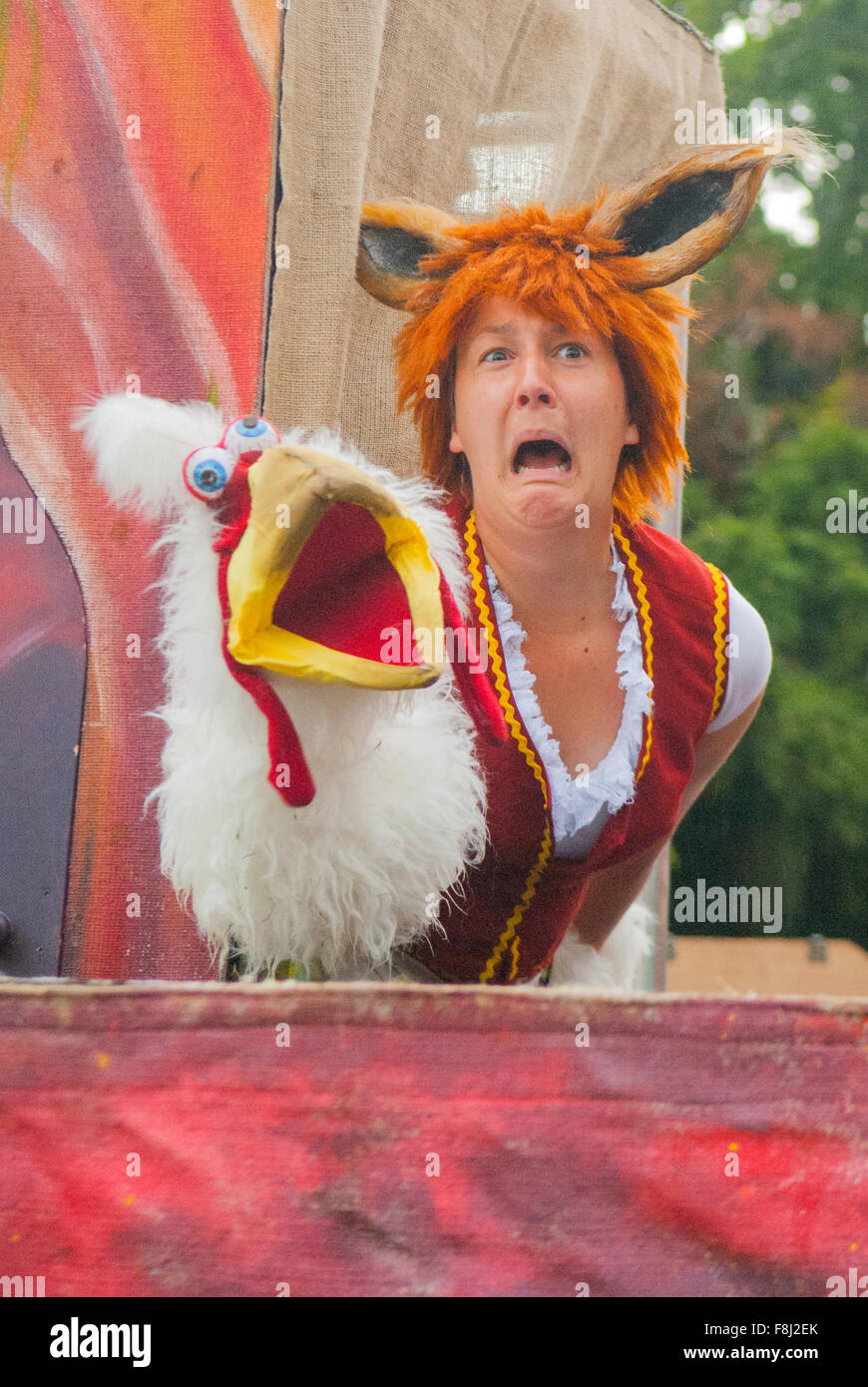 Outdoor children's theatre puppet show at Crathes Castle in ...