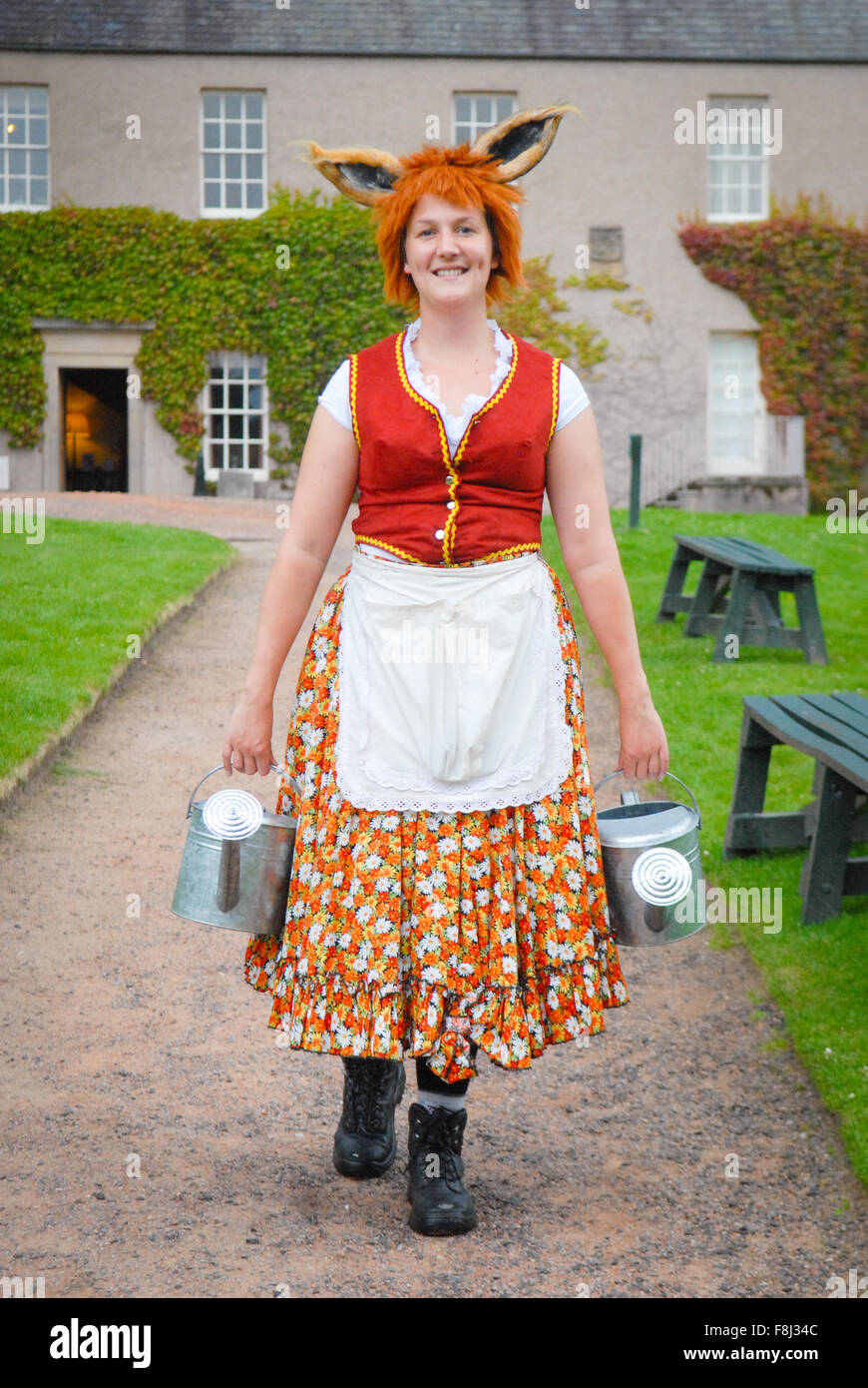 Outdoor childrens theatre puppet show hi-res stock photography and ...