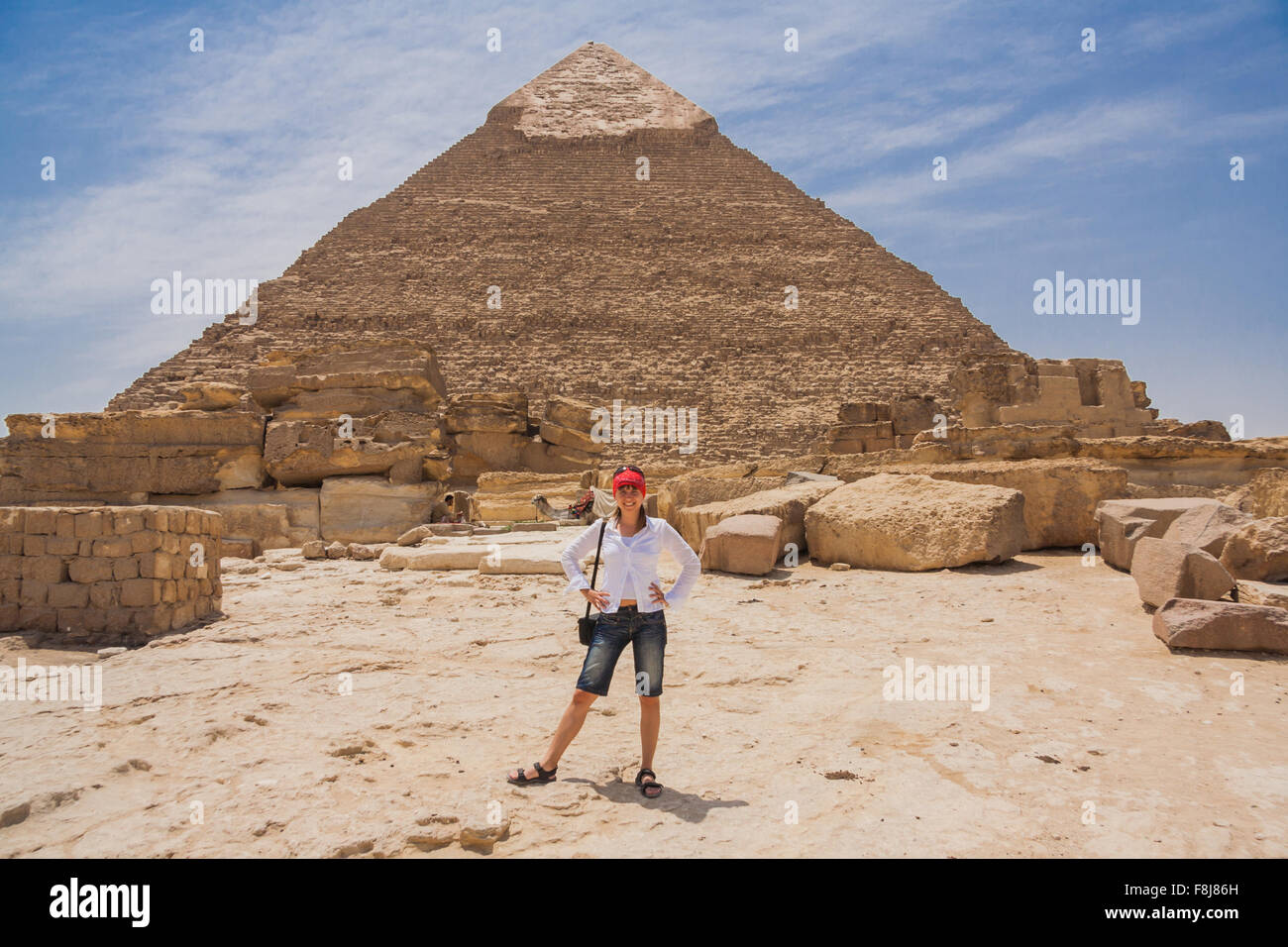 Egypt pyramid girl hi-res stock photography and images - Alamy