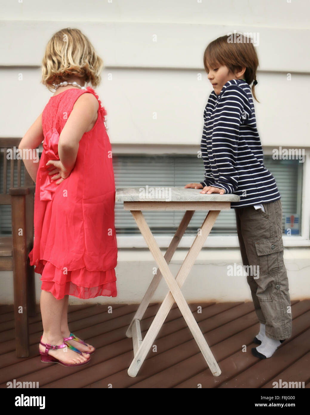 Girls posing dress up hi-res stock photography and images - Alamy