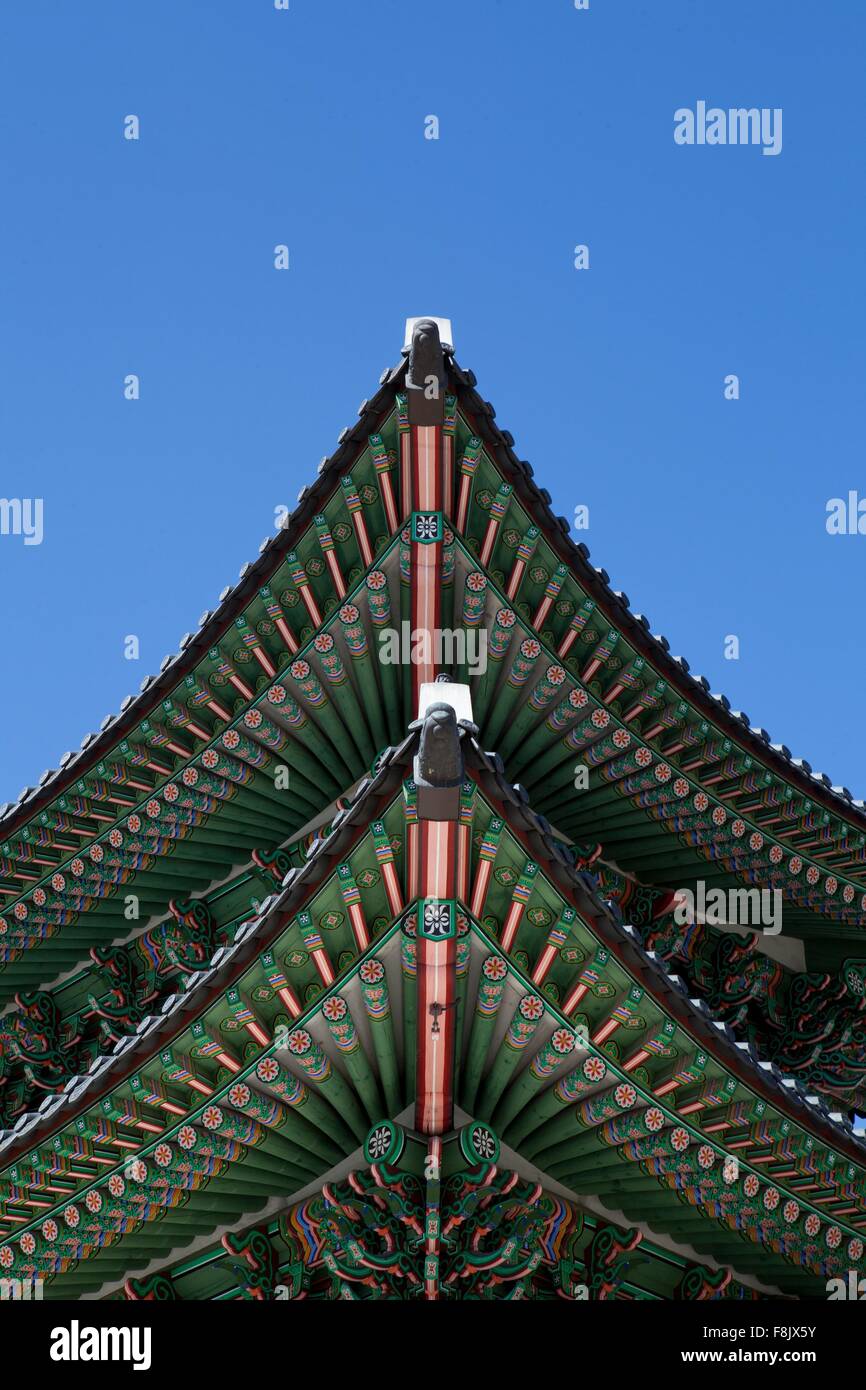 Low angle view of corner of pagoda roof, Korea, Seoul Stock Photo - Alamy