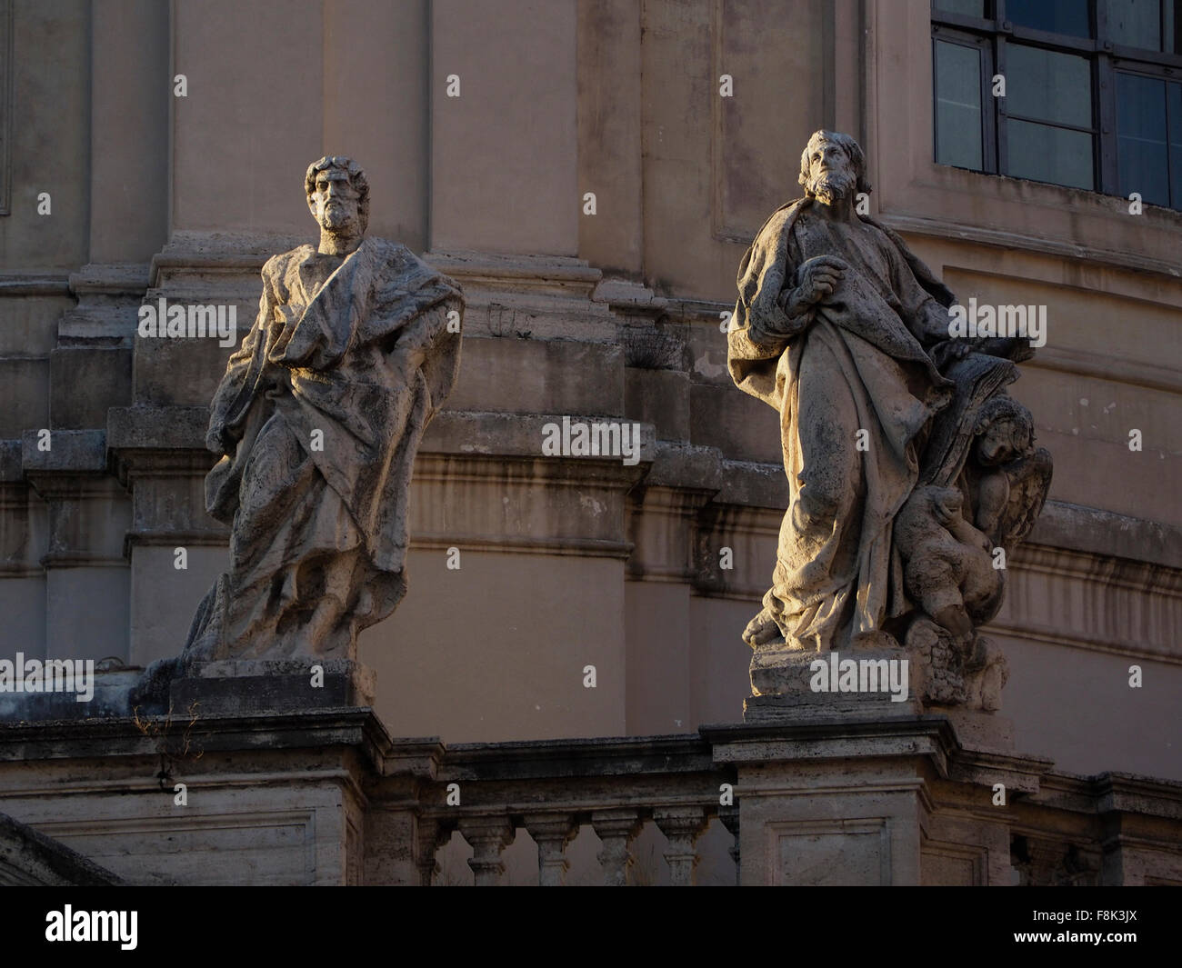 Male statues hi-res stock photography and images - Alamy