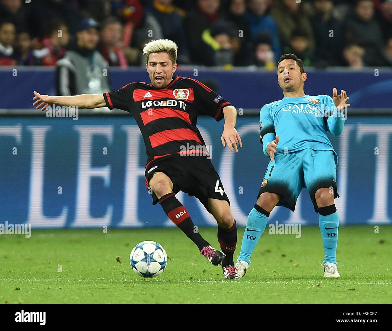 Leverkusen, Germany. 09th Dec, 2015. Leverkusen's Kevin Kampl (L) and ...