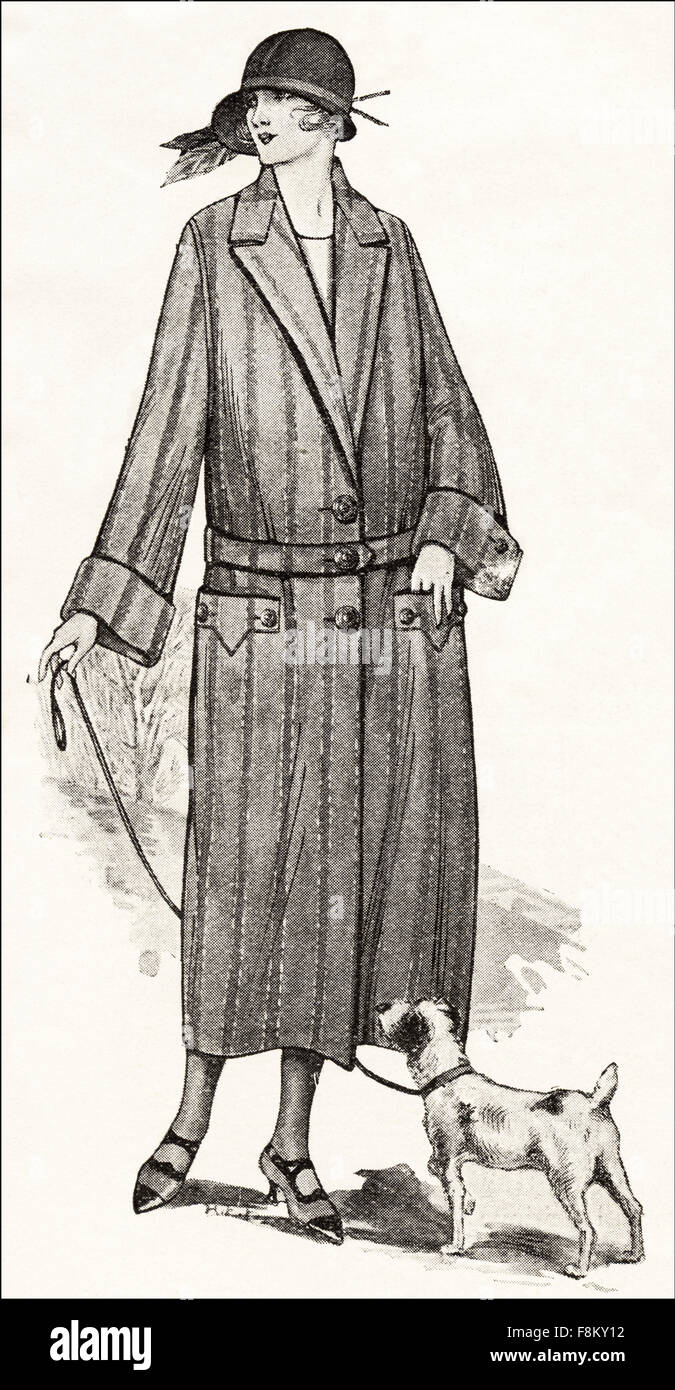 Flapper fashion of the 1920s. Winter coat in wool velour with blanket ...