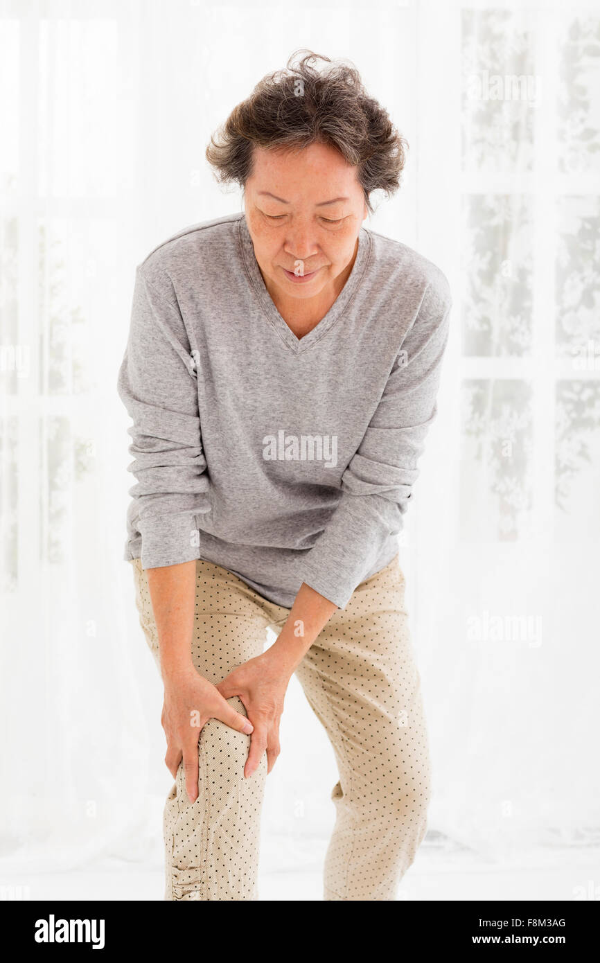 Human knee joint pain treatment hi-res stock photography and images - Alamy