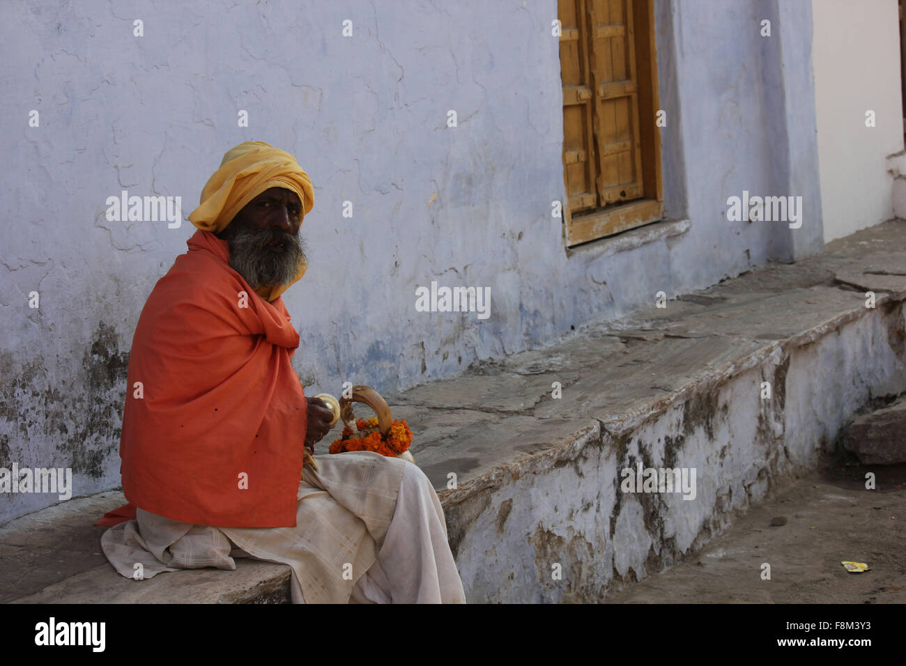 Boy with tilak hi-res stock photography and images - Alamy