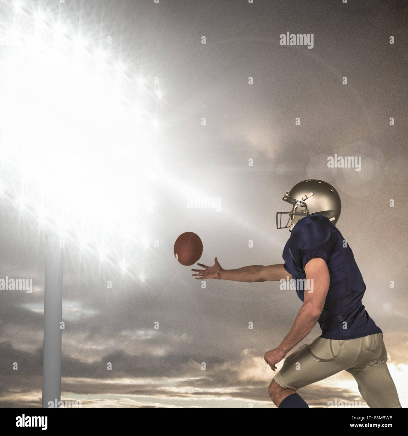 American football catch hi-res stock photography and images - Alamy