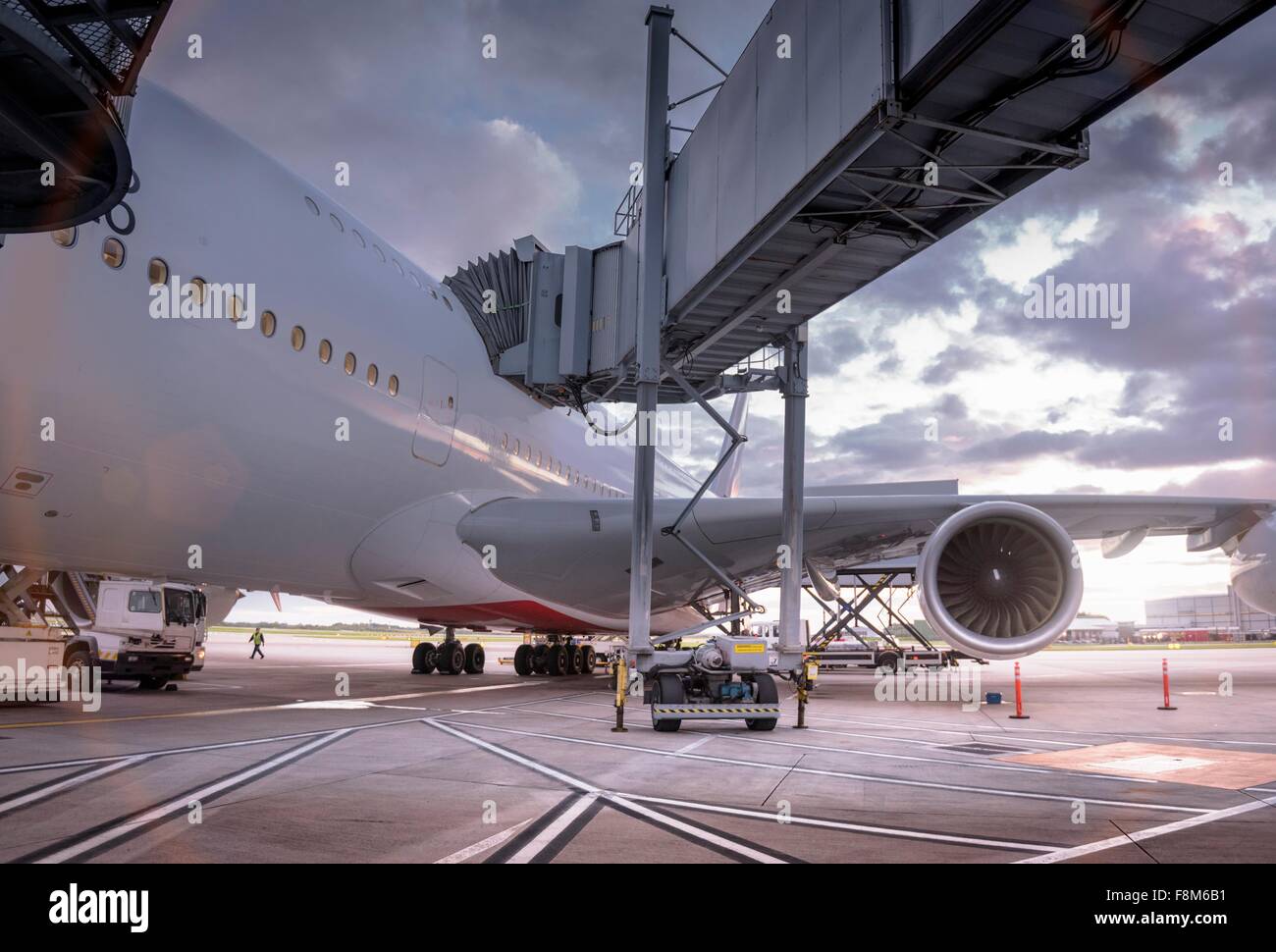 Aircraft at its stand hi-res stock photography and images - Alamy